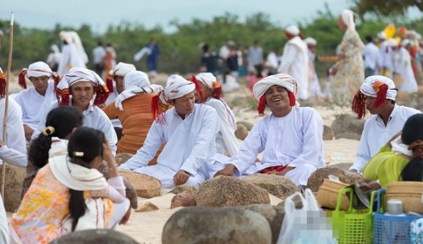 Mengenal Etnis Muslim Cham Bani Vietnam, Salat Cuma Sekali Sebulan Itu ...