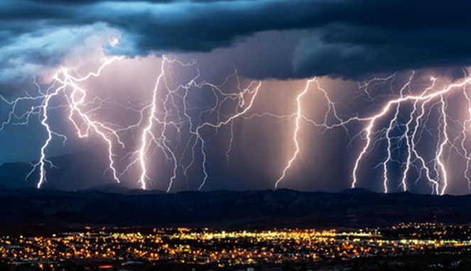 5 Kota dengan Petir Super Ganas, Salah Satunya Ada di Indonesia ...