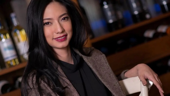 Banting Setir dari Dunia Entertainment, 7 Artis Ini Pilih Jadi Pengacara - Boombastis