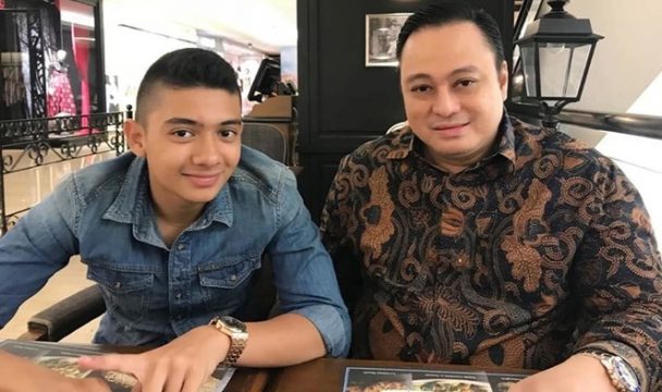 10 Pesona Khalifah Nasif, Polisi Ganteng Putra Tunggal Pemilik JD.ID - Boombastis