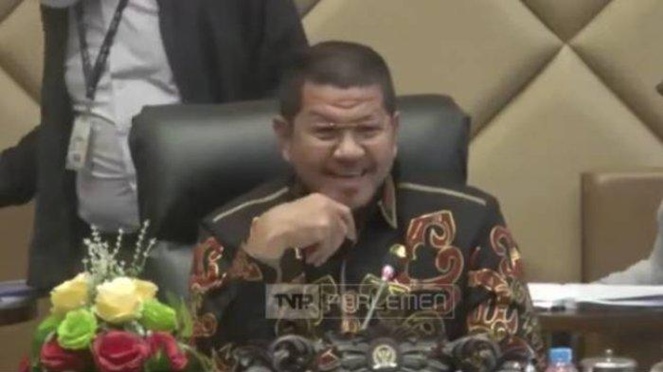 Tertawakan Kepala BMKG Sembunyi di Bawah Meja saat Gempa, Netizen ...