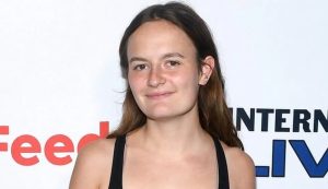 Kabar Terkini Anak Perempuan di Meme Terkenal Rumah Terbakar, Jual Foto ...